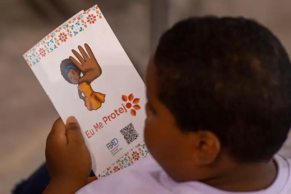 Eu Me Protejo: cartilha ensina crianças a identificar abuso e pedir ...