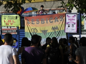 Ação em Brasília busca conscientizar que Lei Maria da Penha também se ...